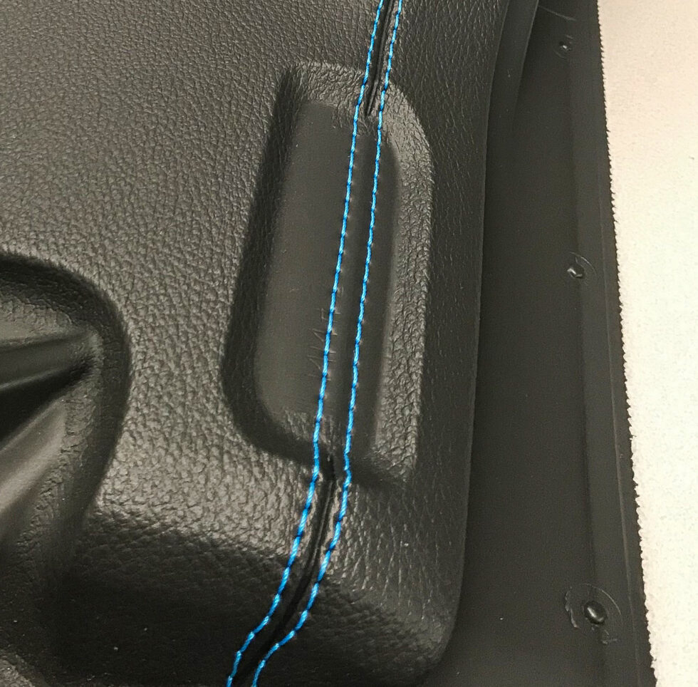 Decorative stitch sealing as used for instrument panels - FAPU